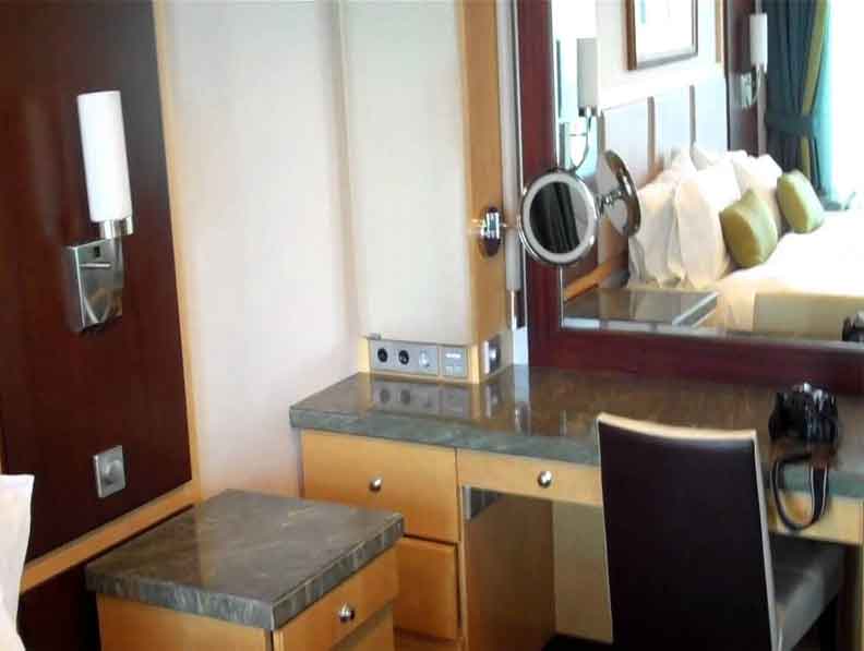 Grand Suite Review on the Oasis of the Seas and Allure of the Seas ...